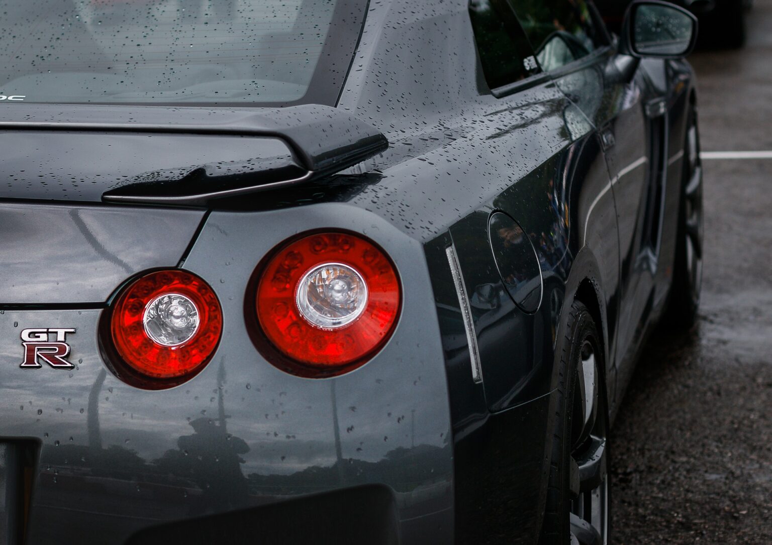 The history of Nissan’s iconic beast - Themoteur.com